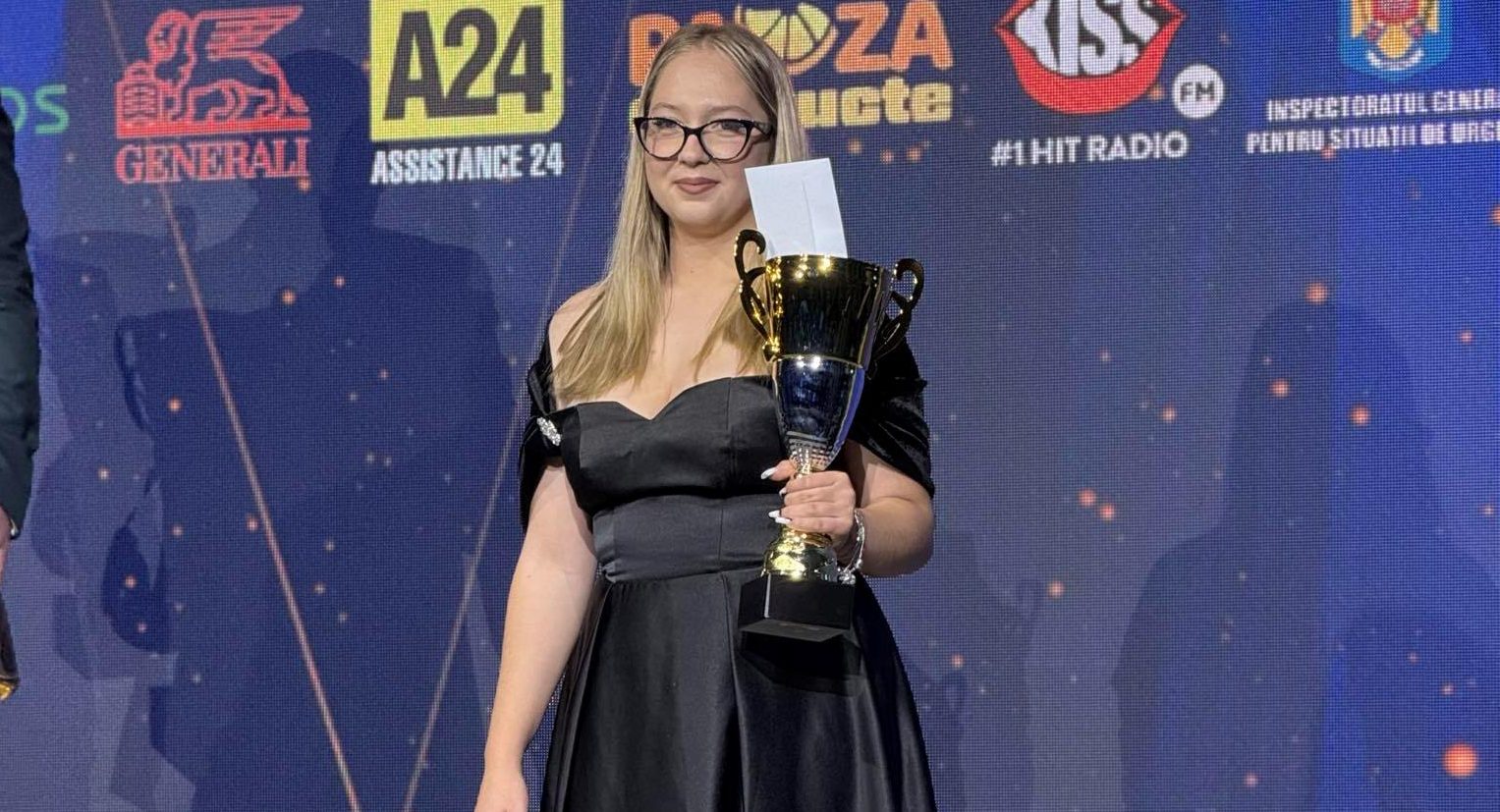 Andreea Roșca, premiată la Gala Campionilor FRAS pentru performanțele ...